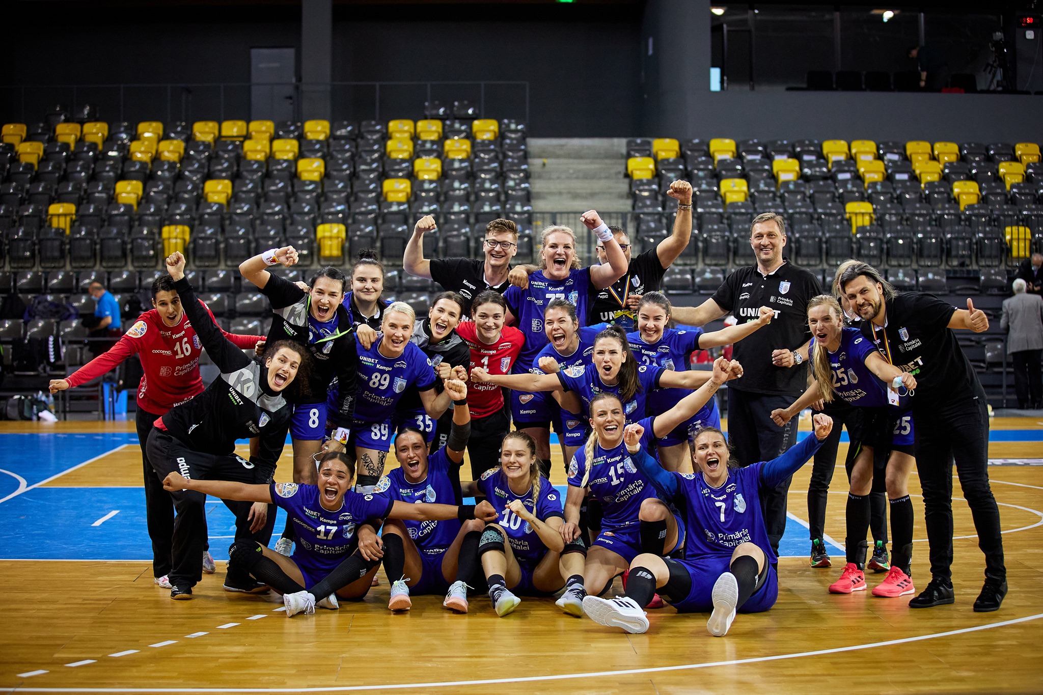 CSM Bucureşti a cucerit al cincilea titlu de campioană la handbal ...
