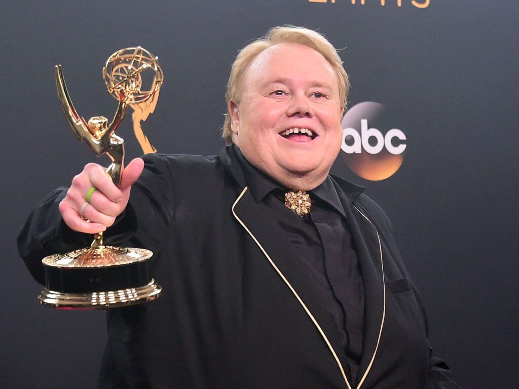 Louie Anderson, comediant premiat cu Emmy, cunoscut pentru serialul ...