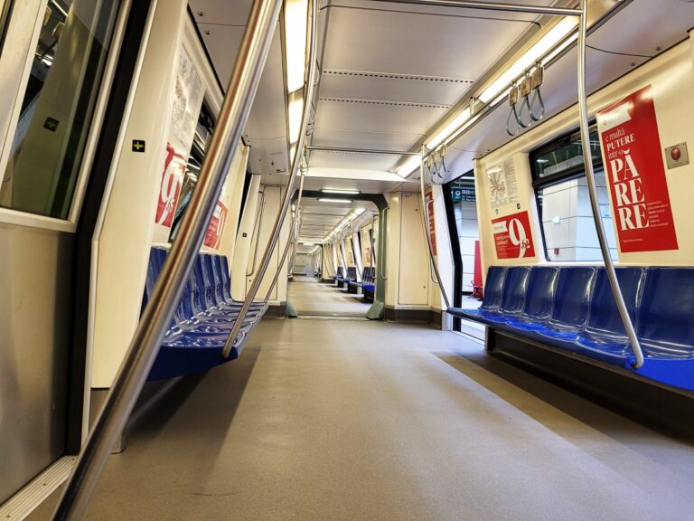 Un nou incident la metrou. O garnitură a fost retrasă din circulaţie ...